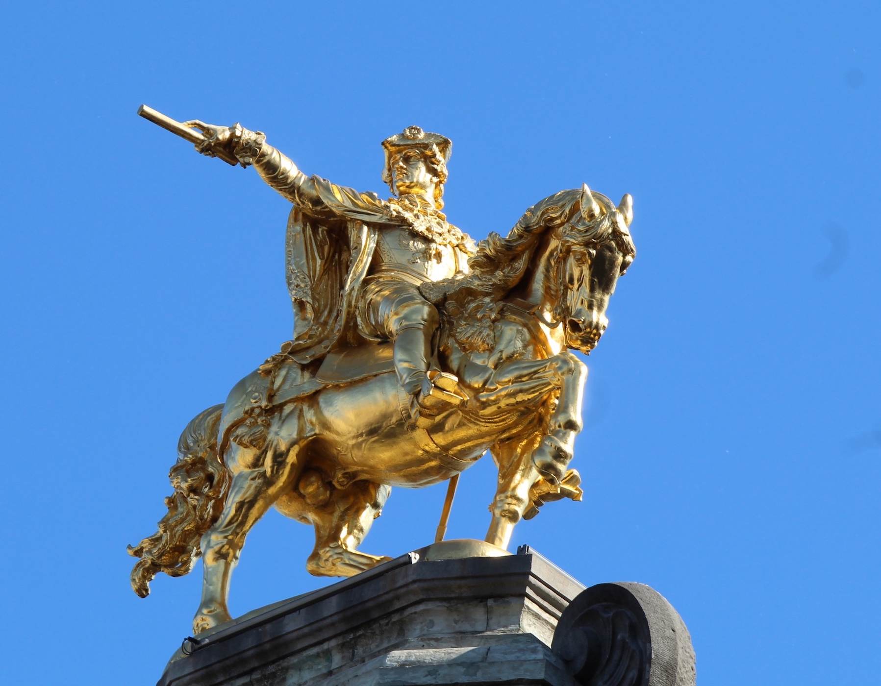 Statue équestre de Charles de Lorraine – Grand-Place de Bruxelles | BE ...